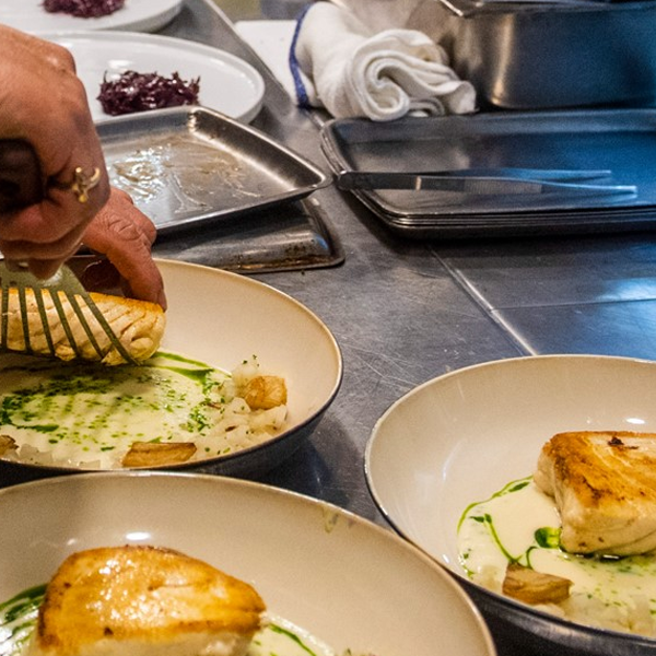 Foodborne Illness Outbreaks at Restaurants Linked to Sick Workers, CDC ...