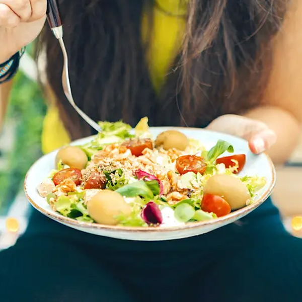 Promoting Nutrition: Balancing Benefits and Drawbacks of Summer Food